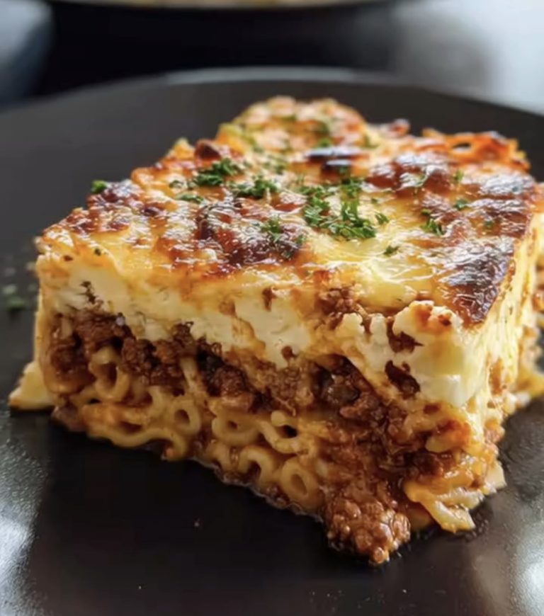 Classic Baked Pasta with Beef and Creamy Béchamel – Easy Foods