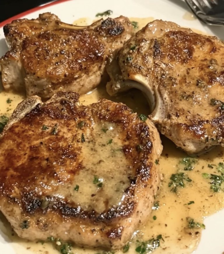 Juicy Pan Seared Pork Chops with Creamy Garlic Herb Sauce – Easy Foods